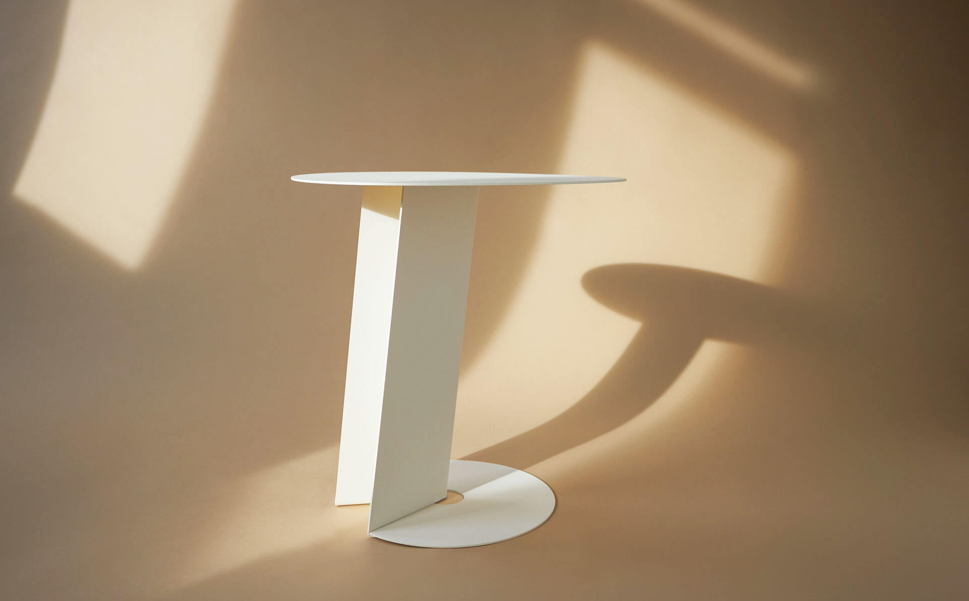 Marc Th. van der Voorn | Sage side table